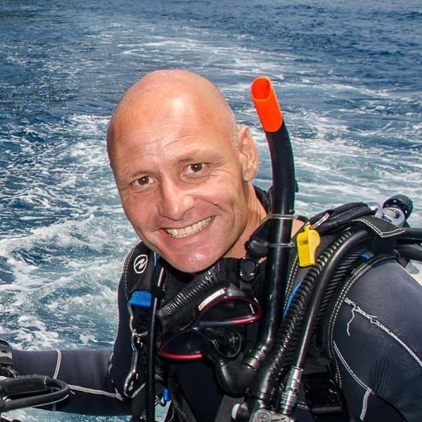 Scubadiving Instructor salary - Asia Scuba Instructors